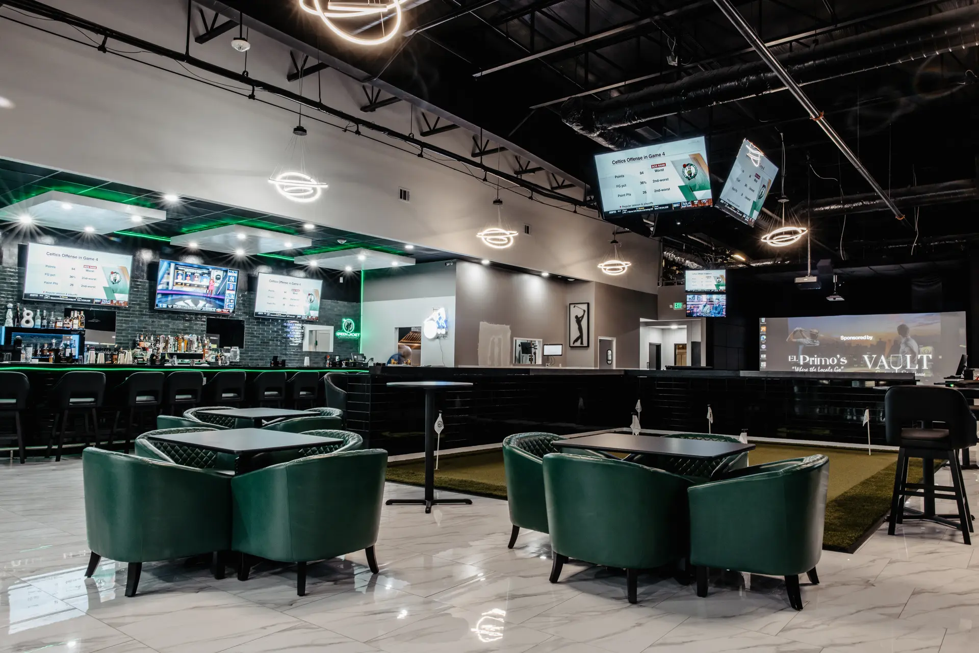 The Jacket - Indoor golf reimagined